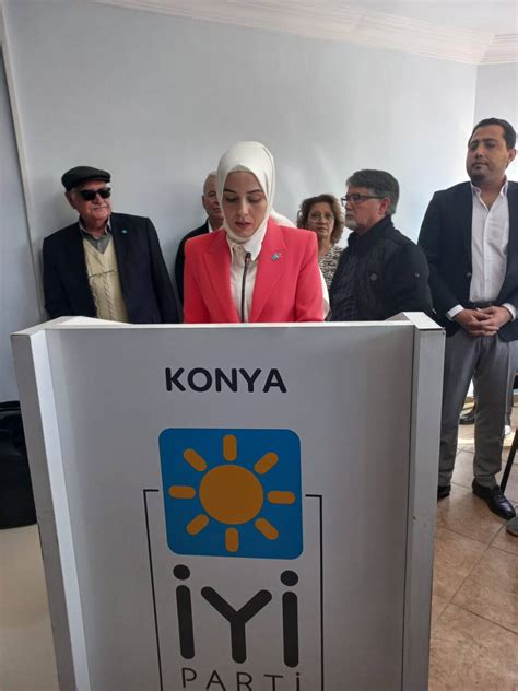 Selin Tozoğlu Adaylığımı Ilan Ediyorum