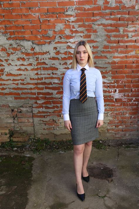 Striped Tie Women Wearing Ties Curvy Women Outfits Work Outfits Women