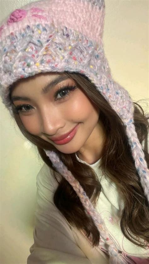 Bini Colet Tiktok Style Cute Poses For Pictures Pretty People