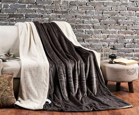 Cosy Up With These Stylish Sherpa Fleece Blankets For Your Home