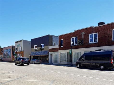 You Can Spend A Full Day In This Michigan Town And Barely Open Your Wallet