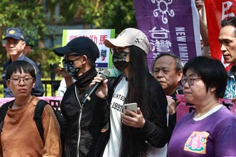 見亞亞學會嗆政府！中配網紅打臉「骨肉分離說」 喊這句酸度爆表 政治快訊 要聞 Nownews今日新聞