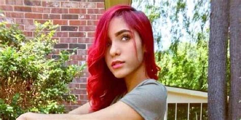 Tiktok Star Ariis Munoz Age Dating Rumors And New Bio 2021