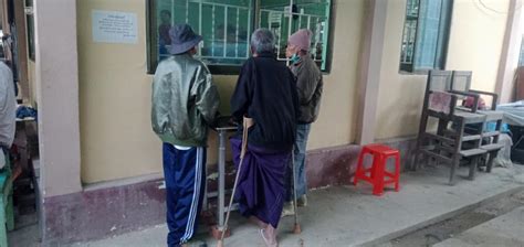 စလင်းမြို့နယ်တွင် အငြိမ်းစားပင်စင်စား၂၄၁၁ ဦးအား ပင်စင်လစာများ ထုတ်ပေး