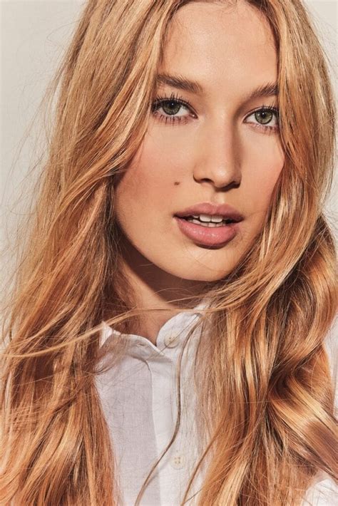 Picture Of Karolina Bonella