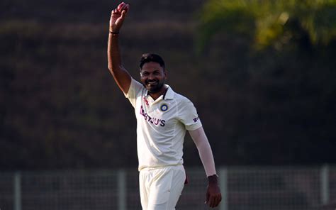 Sreevats Goswami Calls Emerging Pacer Mukesh Kumar Like For Like