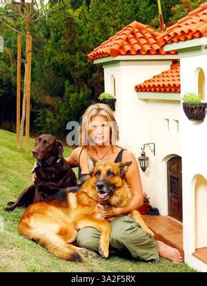 Oct 01 2003 Los Angeles Ca Usa Actress And Model Rachel Hunter