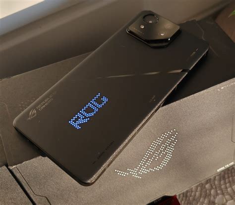Arvostelussa Asus Rog Phone 8 Pro Ei Enää Vain Tehokas Pelipuhelin Vaan Paljon Muutakin