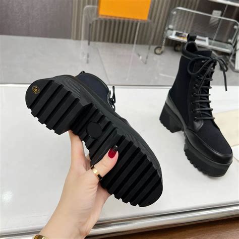 Tasman Womens Sheepskin Snow Boots Platform Short From Factory