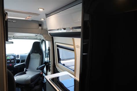 Adria TWIN 640 SLX 150Pk Lengtebedden Russcher Auto S