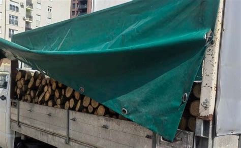 Ndalohen Katër Automjete Në Ferizaj Po Bartnin Drunj Të Prerë