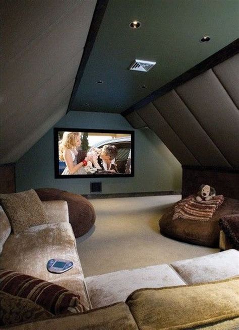 Kino Domowe W Poddaszu Inspirujące Pomysły Na Urządzenie Cozy Home Theater In Attic Attic