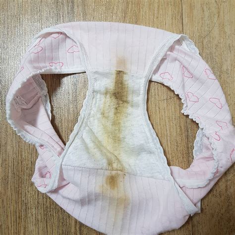 4일 입은 팬티 3에 판매합니다 배송비 별도 디엠 주세요 ️ 팬티판매 패티쉬 패티쉬용품 입던팬티 속옷판매 입던