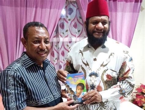 Hyu Ketua Umum Gercin Indonesia Apresiasi Buku ‘the Papua Way Karya