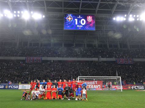Poza 9 5 Lucruri Care Nu S Au Văzut La Tv După Fcsb Cfr Cluj Poza Istorică Din Ghencea Cu