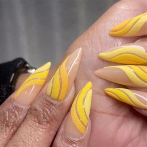 20 Butter Yellow Nail Ideas For A Creamy Summer Manicure