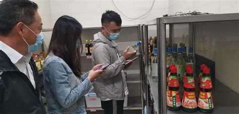 四川省食品药品检验检测院到中心抽检原材料