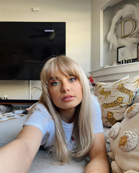 Ünlü Model Demi Burnett Otistik Olduğunu Açıkladı