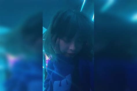 这个灯光真的显得人好迷离哈哈哈灯光显得