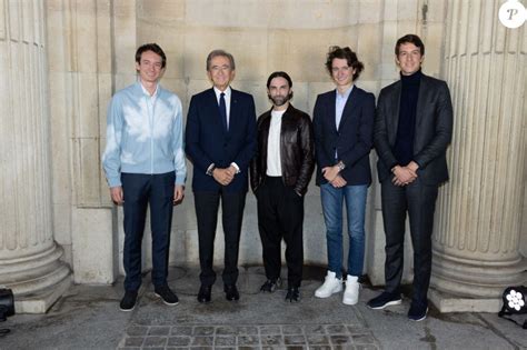 Frédéric Arnault Bernard Arnault Nicolas Ghesquière Jean Arnault Et Alexandre Arnault