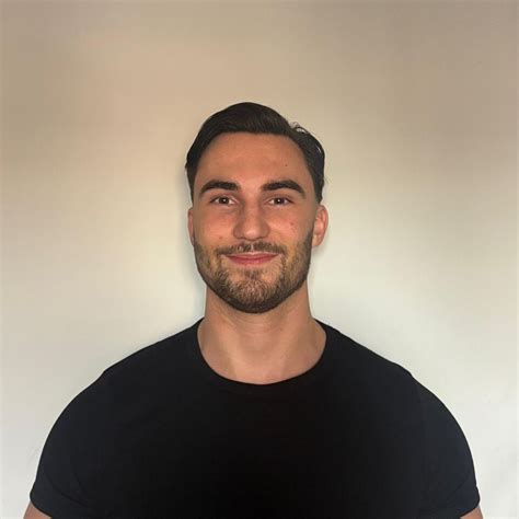 Dit Is Sterre Van Bakel De Knappe Vriendin Van Micky Van De Ven