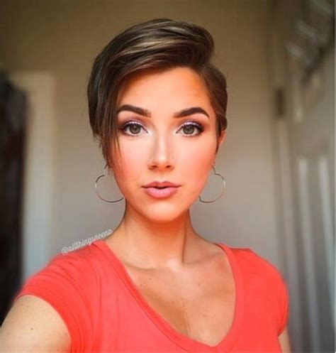Sexy Short Haircuts That Are Just In Time For The Holidays La Progressive