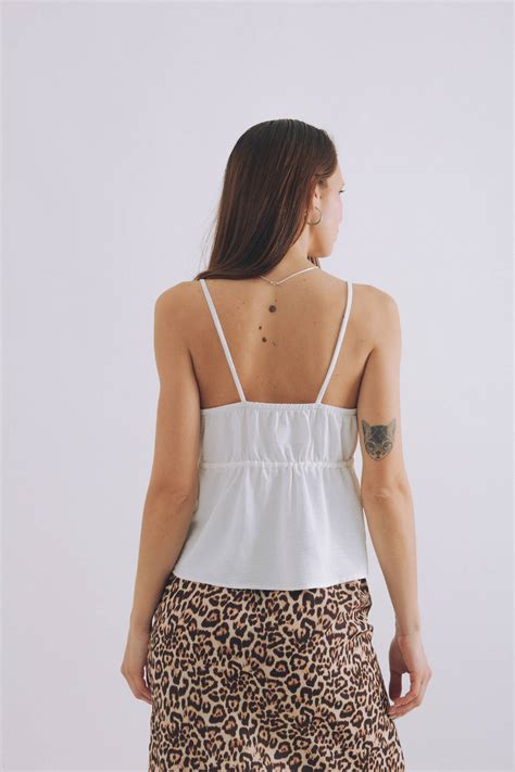 25306 Blusa Con Bretel Cintura Semi Abierta Distrito Moda