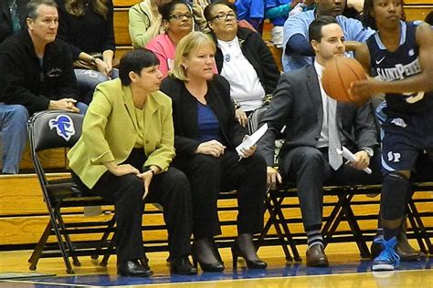 Seton Hall Thanksgiving Tournament Daisha Simmons Scores 30 Natasha Cloud Leads St Joes