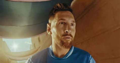 Lionel Messi Stars Alongside Ronaldinho For The Ultimate Crossover In Tv Advert Trendradars