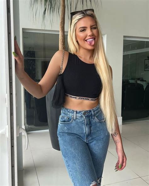 Pin Em Vivi Wanderley