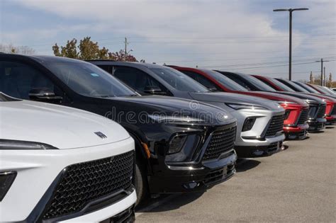 Buick Enclave Mid Size Suv Display Buick Offers The Enclave In