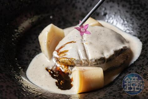 【試吃筆記】春大直話題鐵板燒「提香」新登場！穿越時空到歐洲穹頂大廳 看主廚大秀鐵板炒飯、鹽燜鮑魚 Yahoo汽車機車