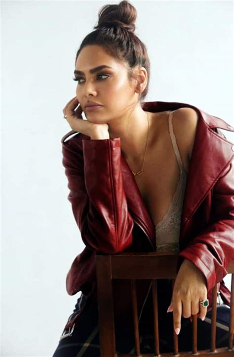 Esha Gupta Posts Some Sultry Photos On Instagram Look At The Viral