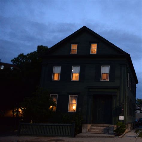 Heres What Its Like To Spend The Night In The Lizzie Borden House