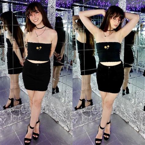 Selfie Girls 32 Pics