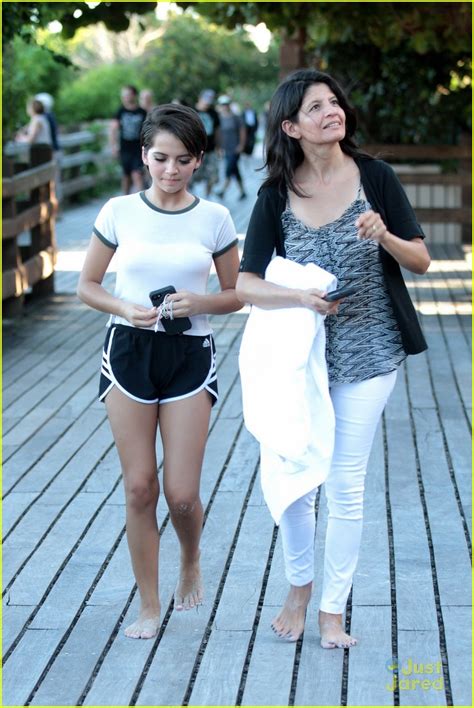 Isabela Moner Meets Transformers Fans At The Beach In Miami Photo 1095734 Photo Gallery