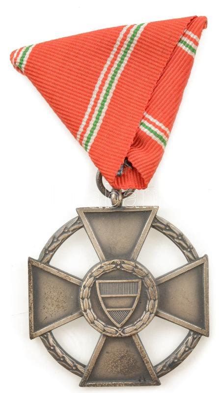 1946 Magyar Köztársasági Érdemérem Ezüst Fokozata Ezüstözött Bronz