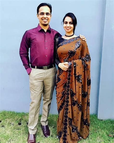 ‘ഞങ്ങളുടെ പത്താം വിവാഹ വാർഷികം ചിത്രങ്ങൾ പങ്കുവച്ച് ഗായിക മൃദുല വാര്യ