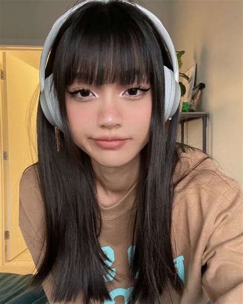 Pin By Mitsuki Haruhi On Makeup In 2025 Hairstyles With Bangs Cute Makeup Looks Hair Cuts