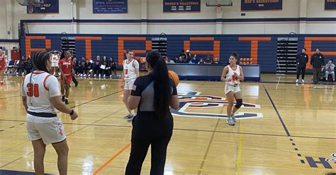 Orange Coast College Womens Basketball Fights Hard To The Very End For