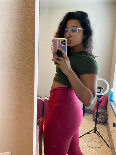 That Booty Growing 😌😏😉🤤🤤👑👑🇵🇰🇵🇰 Scrolller
