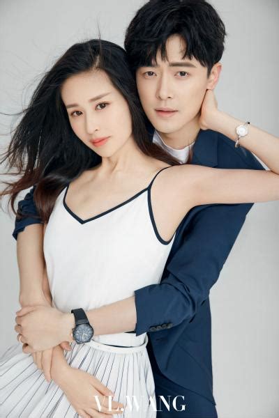 穎兒付辛博雜誌封面曝光 一顰一笑甜蜜十足 每日頭條