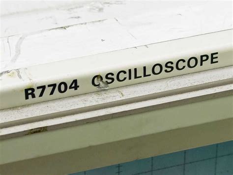 Tektronix R7704 Rackmount Oscilloscope Mainframe
