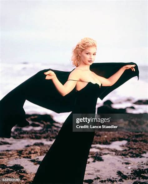 10650 Ashley Judd Photos And High Res Pictures Getty Images