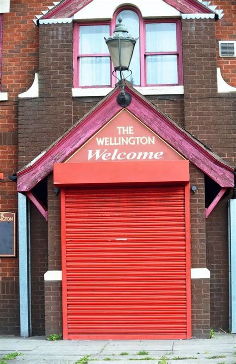 Gunned Down At The Pub Lee Erdmann 37 Shot Dead At The Wellington On