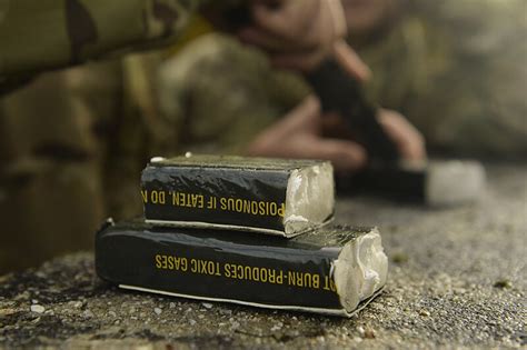 C 4 взрывчатое вещество — Википедия