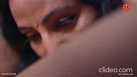 Jasmine With Her Fan