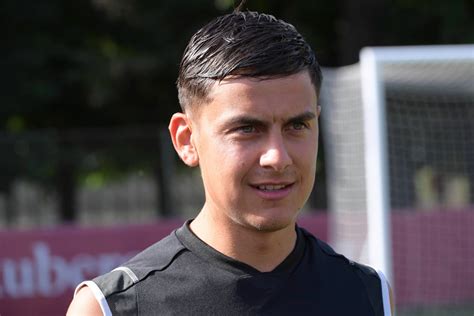 Buffon Dice Addio Al Calcio Giocato Dybala Lo Elogia Foto