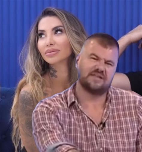 Nije Mogao Da Se IskontroliŠe Janjuš Dohvatio Aneli Popeo Se Na Nju Pa Sa Leđa Prešao Na