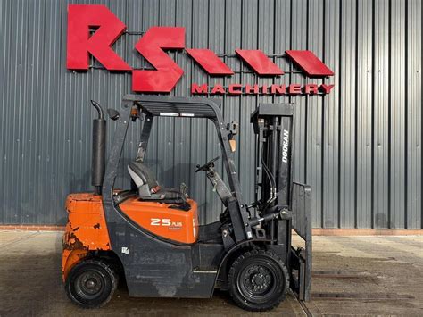 Used Doosan D25 Gp 25t Diesel Forklift For Sale In England United Kingdom